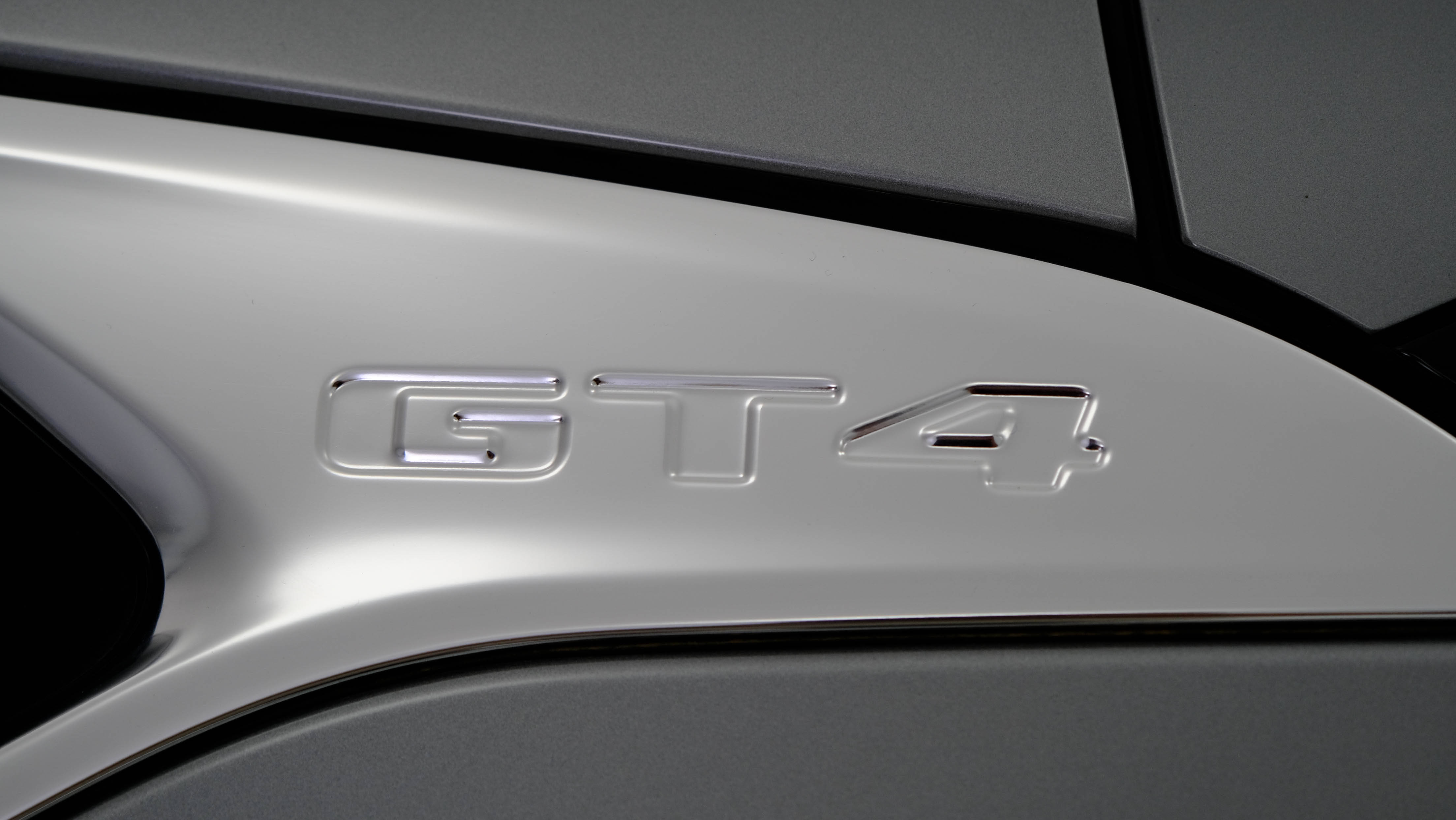 超大曲面屏+轿跑造型的个性之车 静态体验凯迪拉克GT4_搜狐汽车_搜狐网