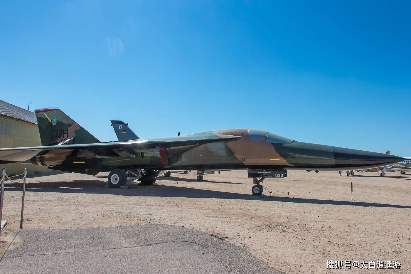 F-111 E——土豚（Aardvark）战斗轰炸机-搜狐大视野-搜狐新闻