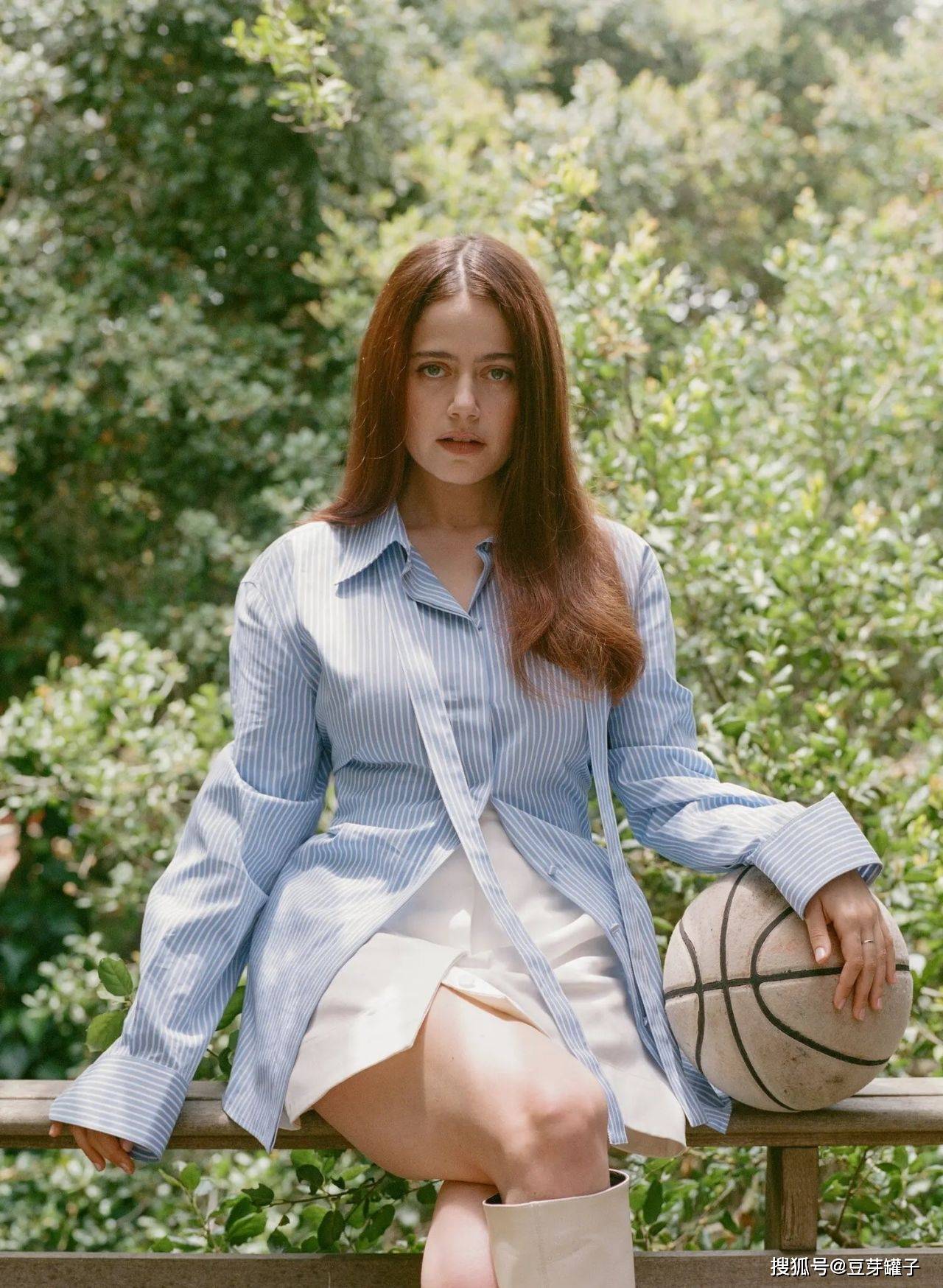 女星Molly Gordon绝美写真照，丰润性感，气质迷人-搜狐大视野-搜狐新闻