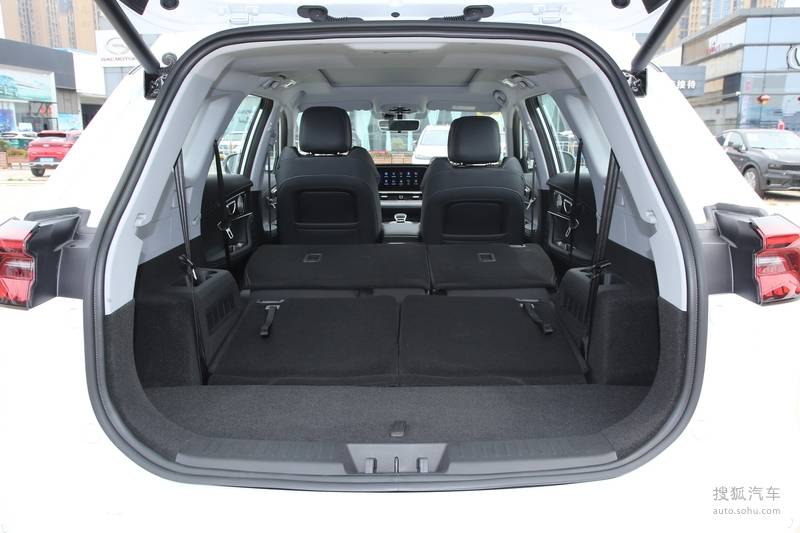 售价12.69万起 瑞虎8PRO冠军版/瑞虎8新能源冠军版正式上市_搜狐汽车_搜狐网