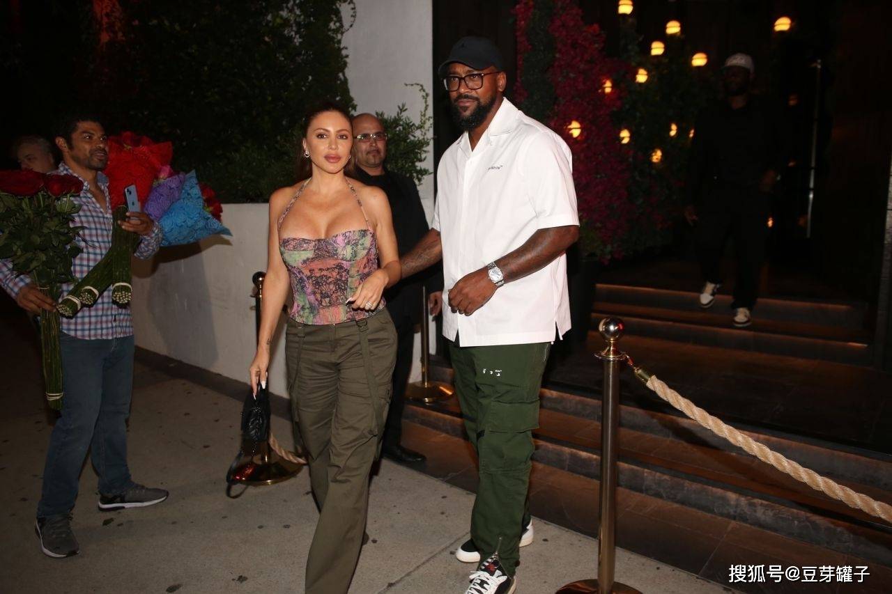 女模Larsa Pippen，身穿吊带，曲线雄伟，丰腴性感-搜狐大视野-搜狐新闻