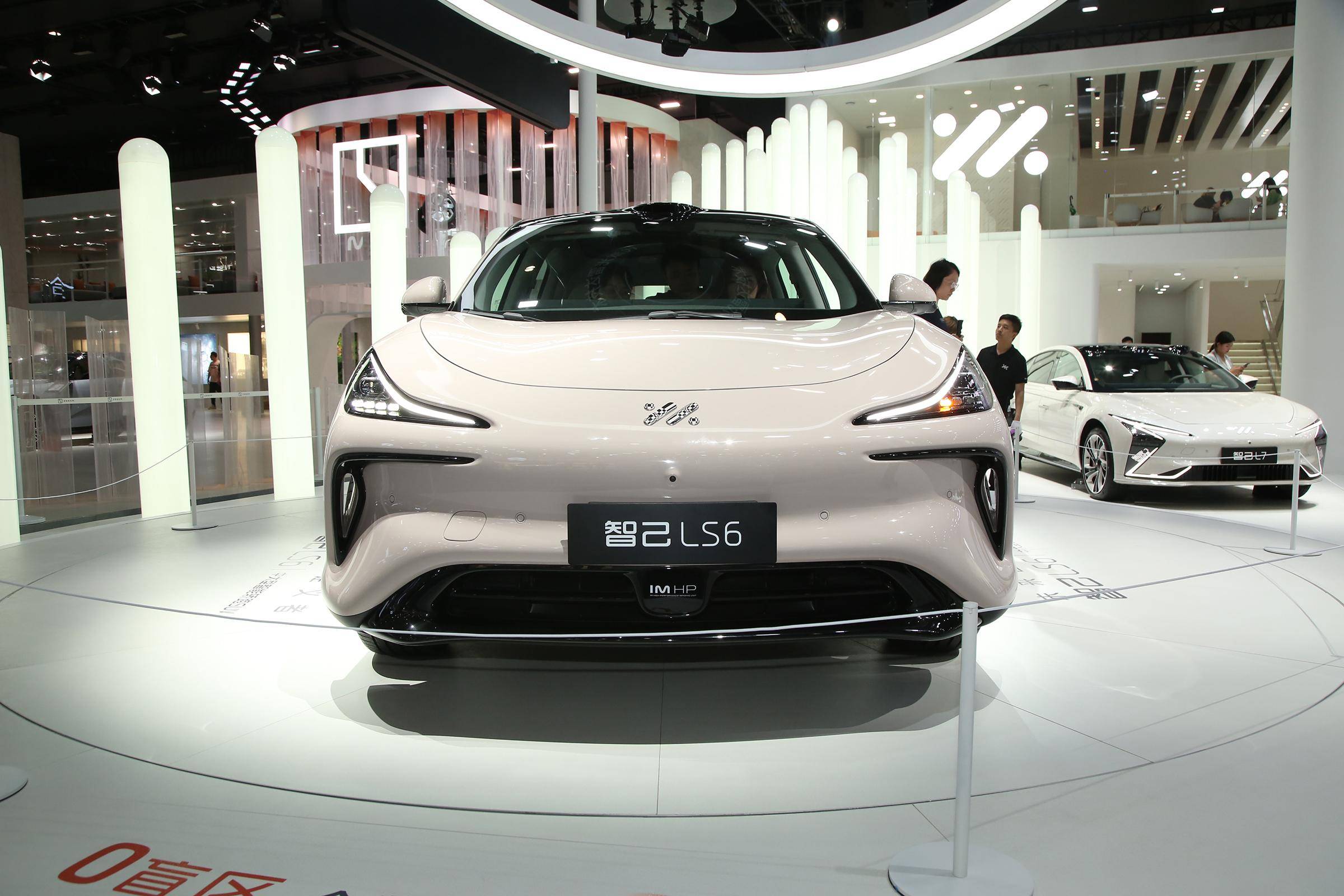 挑战小鹏G6有戏？智己LS6订单突破1.3万台，将于10月中旬上市_搜狐汽车_搜狐网