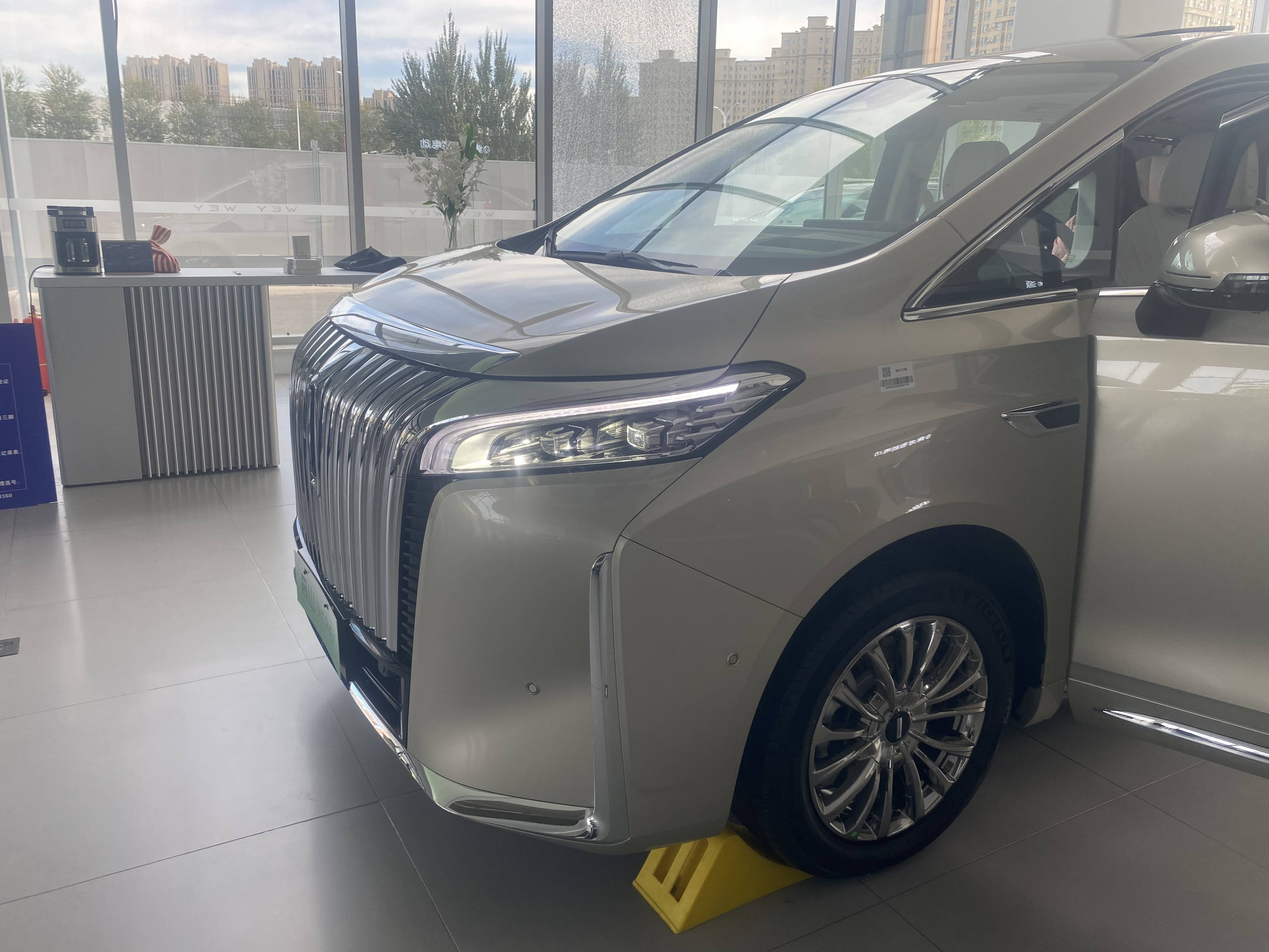 一款豪华MPV 吉林帅通4S店抢先实拍高山DHT-PHEV_搜狐汽车_搜狐网