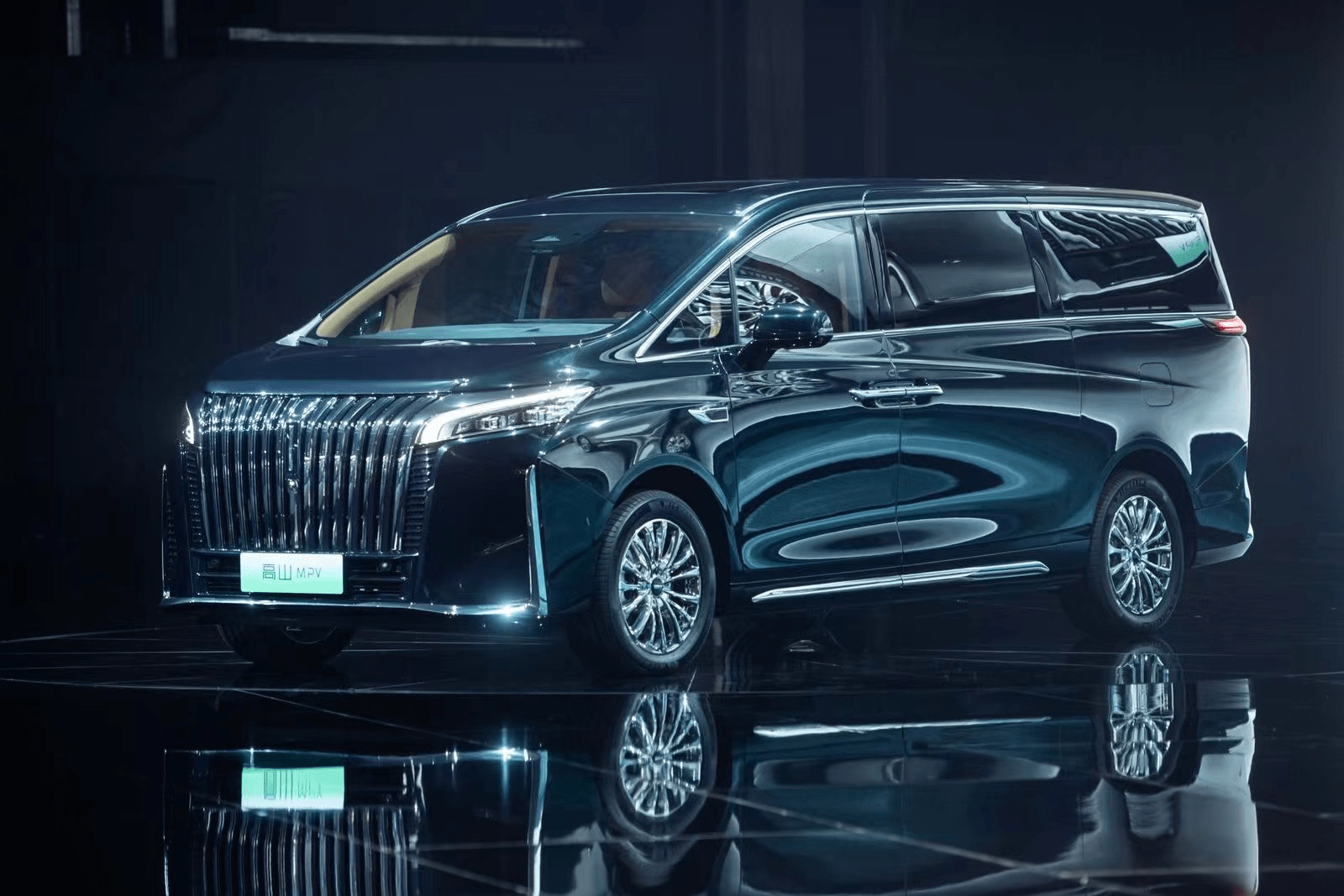 魏牌高山上市：量产最大尺寸MPV？40万级的埃尔法？_搜狐汽车_搜狐网