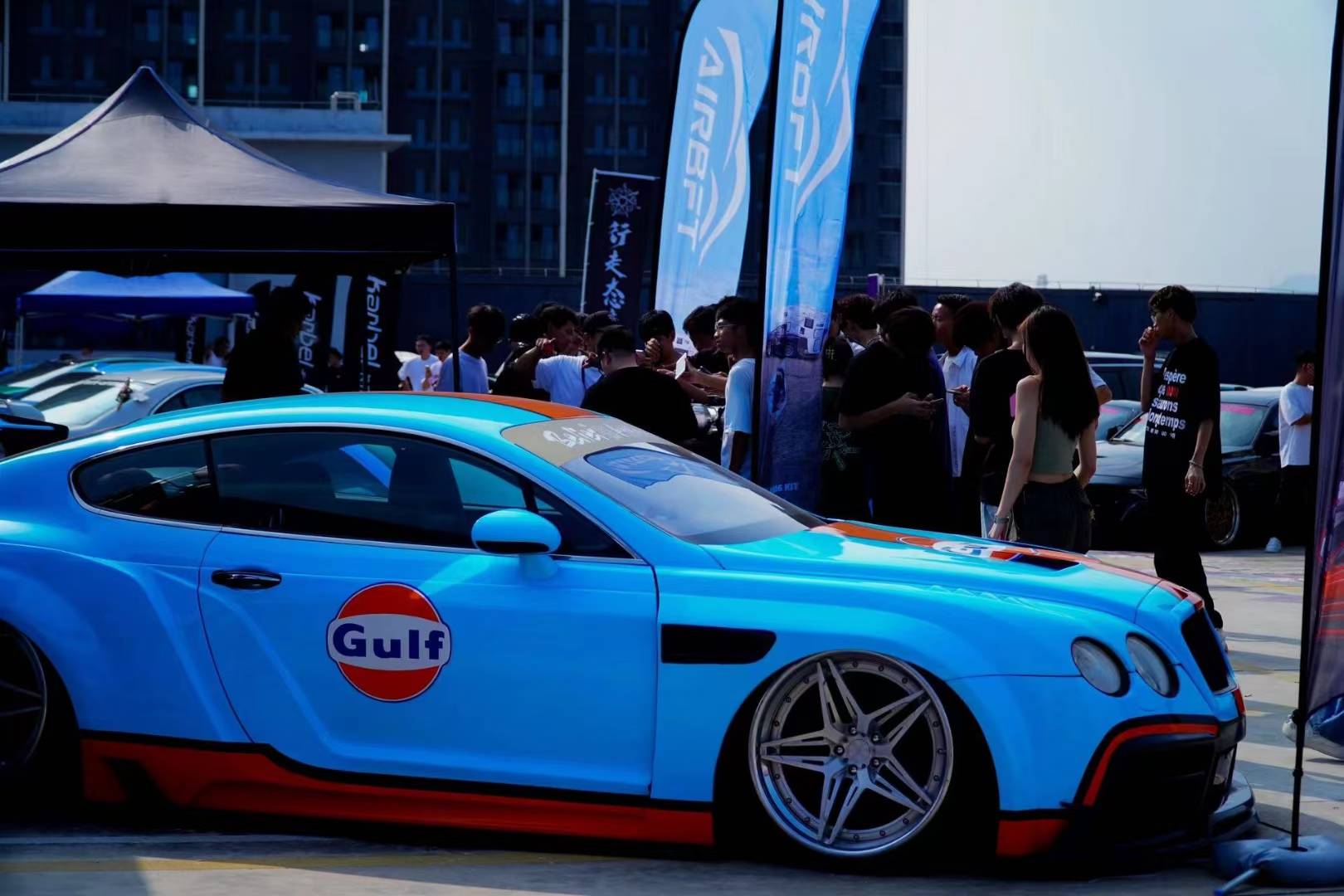 李洋分享宾利欧陆GT与奥迪R8改装AIRBFT气动避震品牌参加广东改装聚会_搜狐汽车_搜狐网