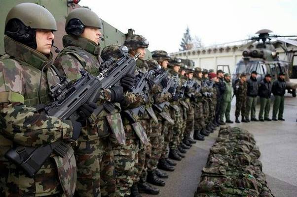 各国最牛枪械：德国98K，美国M16，法国FAMA，中国呢？-搜狐大视野-搜狐新闻