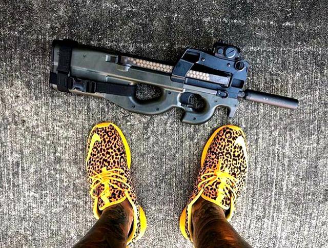 MP5、UMP、P90还是维克托，哪一款冲锋枪才是你的菜-搜狐大视野-搜狐新闻