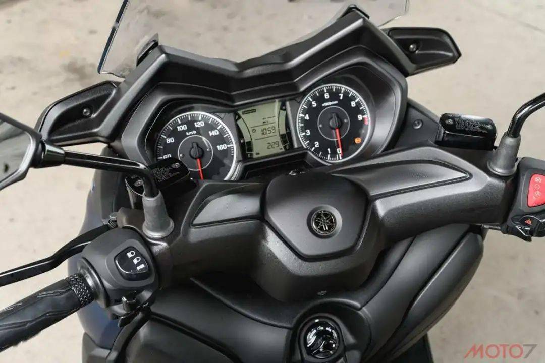 绵羊档案｜2020款Yamaha X MAX 实际需求与高端配置_搜狐汽车_搜狐网