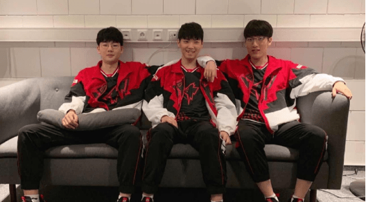 网爆EDG转会期买韩援T皇！国电粉丝连夜爆破EDG官博_Tarzan