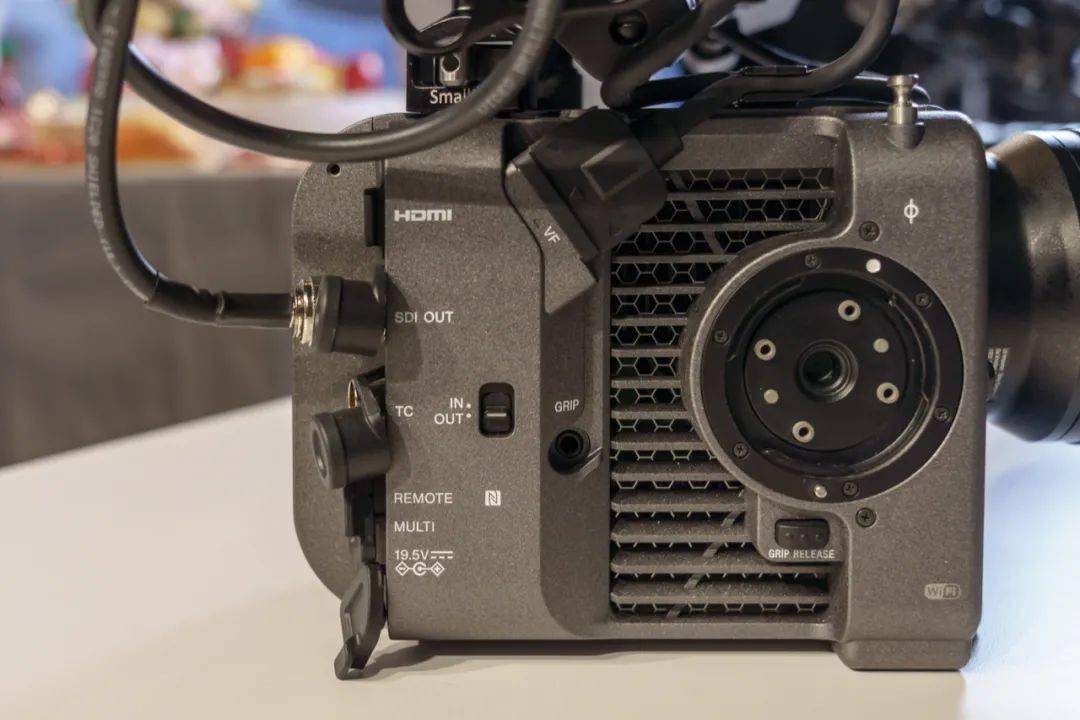 FX6真机体验——你会选择这款全画幅机型吗？_搜狐汽车_搜狐网