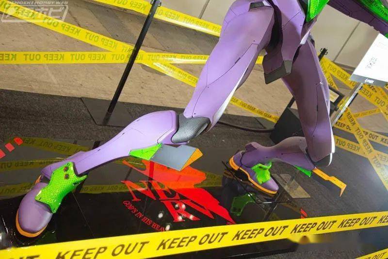 【FuRyu F：NEX EVA初号机 真人大 发光立像 & 绫波丽 真人大立像 样品展出】-搜狐大视野-搜狐新闻