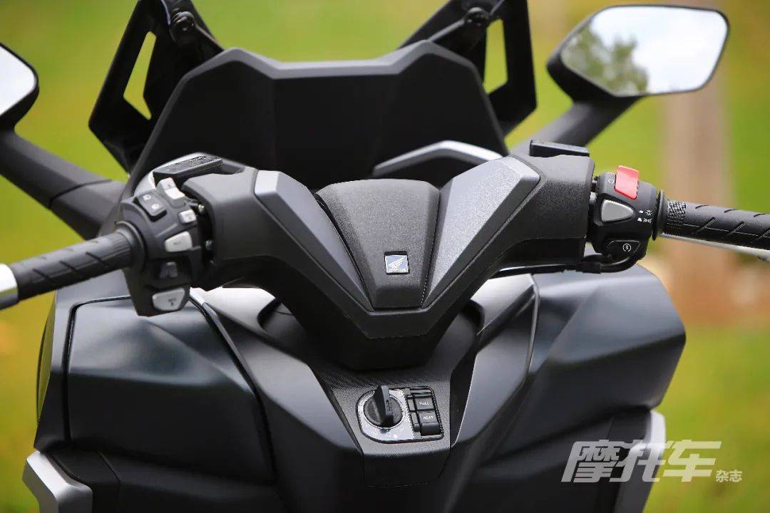 实拍详解Honda NSS350，诠释精品大踏板应有的样子！-搜狐大视野-搜狐新闻