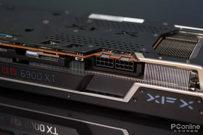 讯景6900XT海外版：19相高频非公，低温还静音_供电