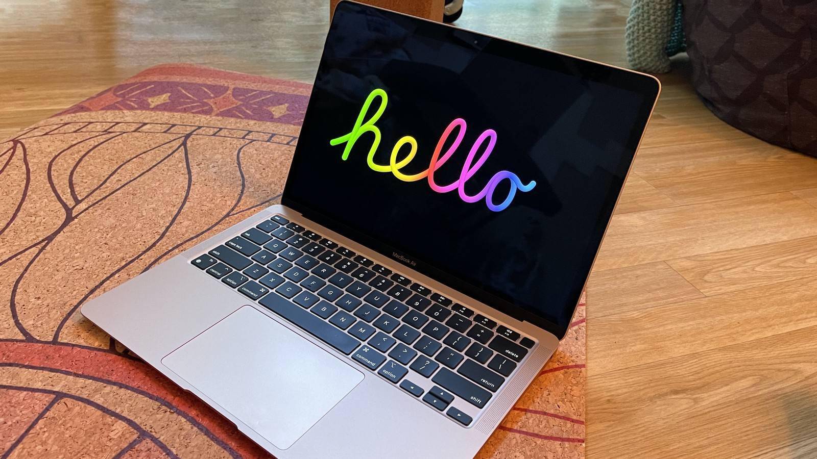 苹果在macOS 11.3中增加了新的“Hello”屏幕保护程序_iMac