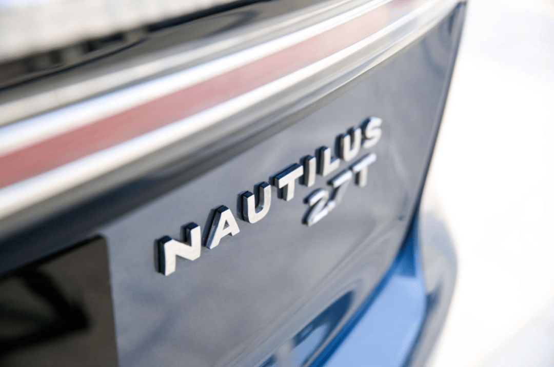 2.7T V6、22向座椅调节、35个声学包，看航海家的豪华_搜狐汽车_搜狐网