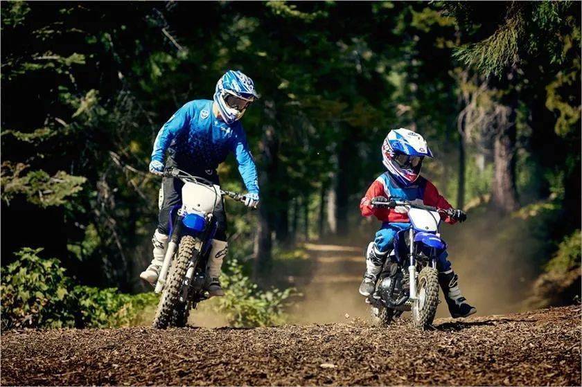 雅马哈发布TTR50儿童越野车..._摩托车