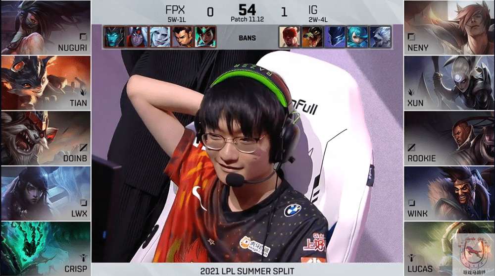 IG二比零击败FPX！4分钟7杀3000经济差Xun开出爆炸团战_比赛