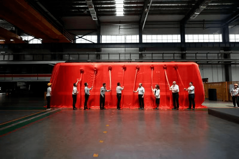 首列APM 300R新车发运仪式在首都国际机场举行_搜狐汽车_搜狐网