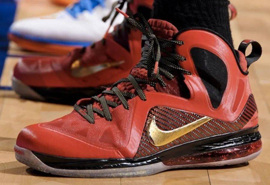 LBJ9复刻曝光：冠军战靴回归!_配置