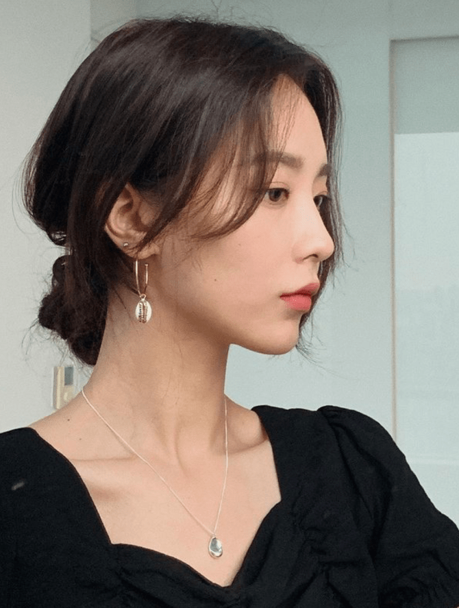 向所有女生按头安利这9款配饰！搭配秋装真的YYDS啊！_耳环