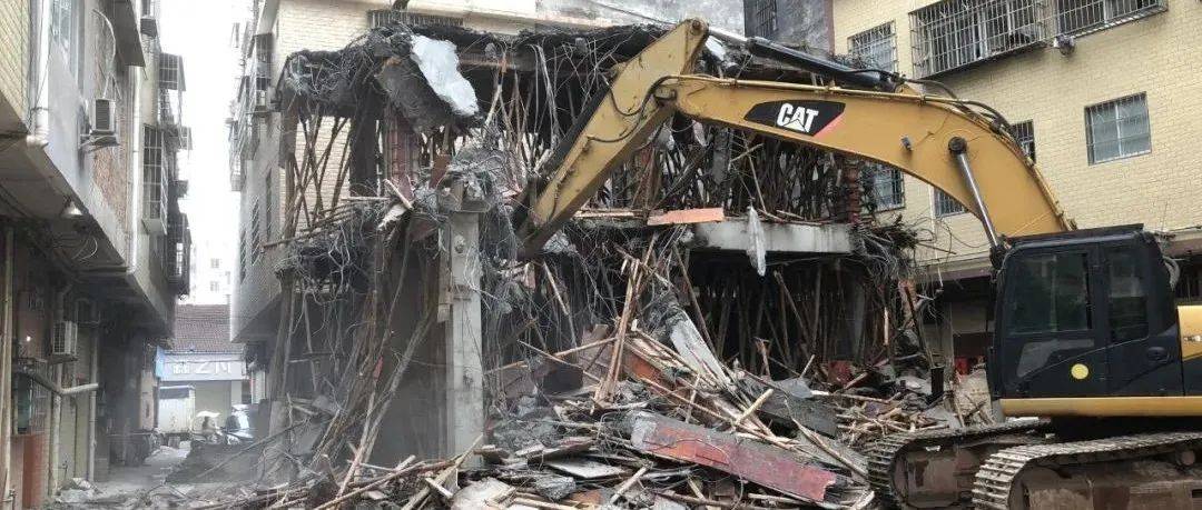 强拆！玉林一处违建建筑被依法强拆！执法