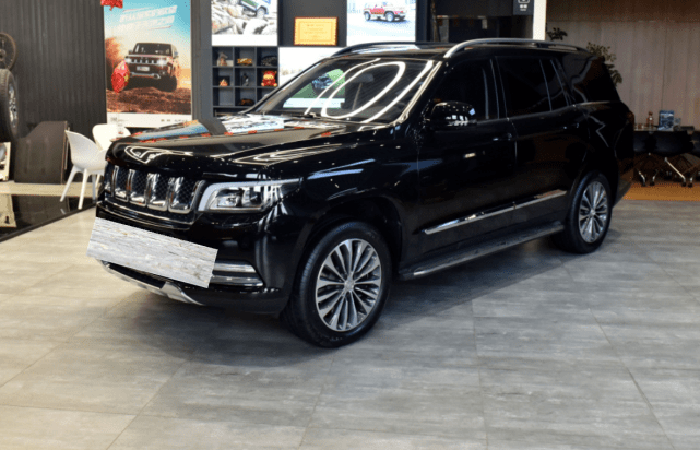 国产硬派越野SUV“天花板”，顶配128.8万，4.0TV8+9AT，实拍北京越野BJ90_搜狐汽车_搜狐网