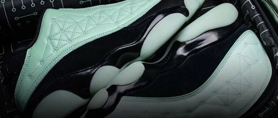 市价直逼两千！「新熊猫」AJ13 小编上脚引发围观！今晚开抢！_Jordan