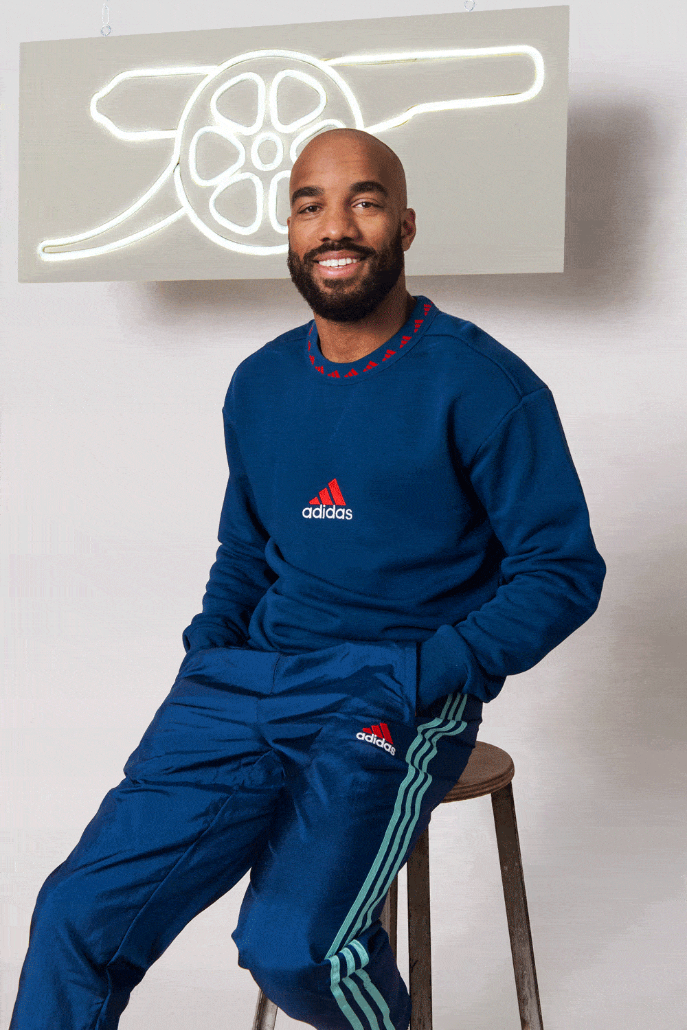 阿迪达斯携手五大俱乐部共同推出adidas Icon系列_设计