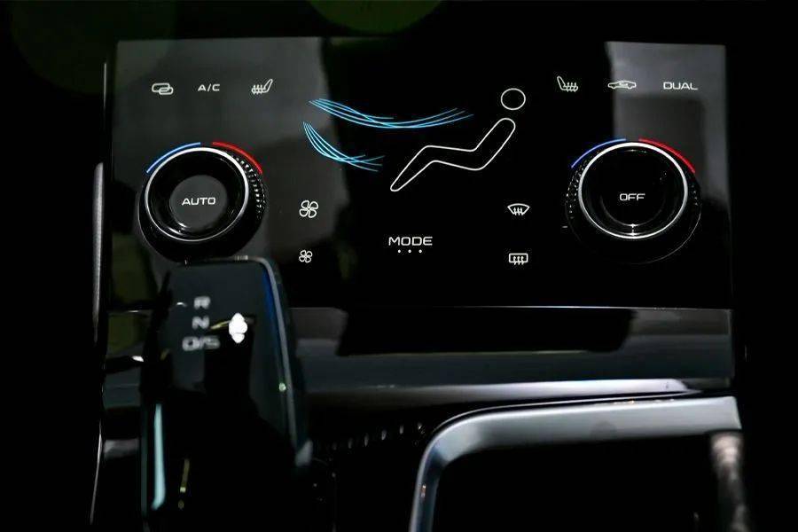 定位跨界SUV，轴距达2750毫米，一汽奔腾全新B70S首发亮相_搜狐汽车_搜狐网