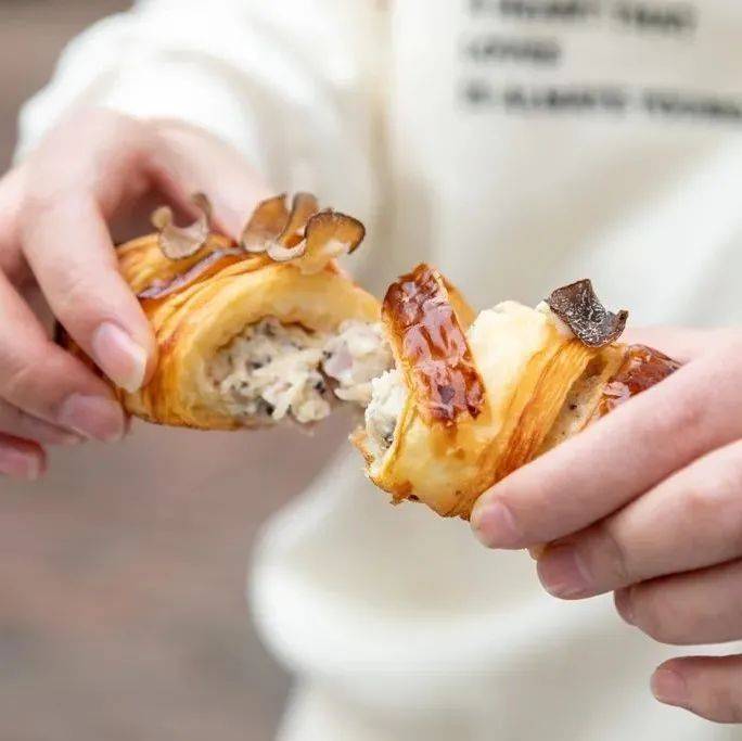 号称“魔都可颂天花板”的Basdban，究竟有多牛！_BAsdBAN_空间_不锈钢