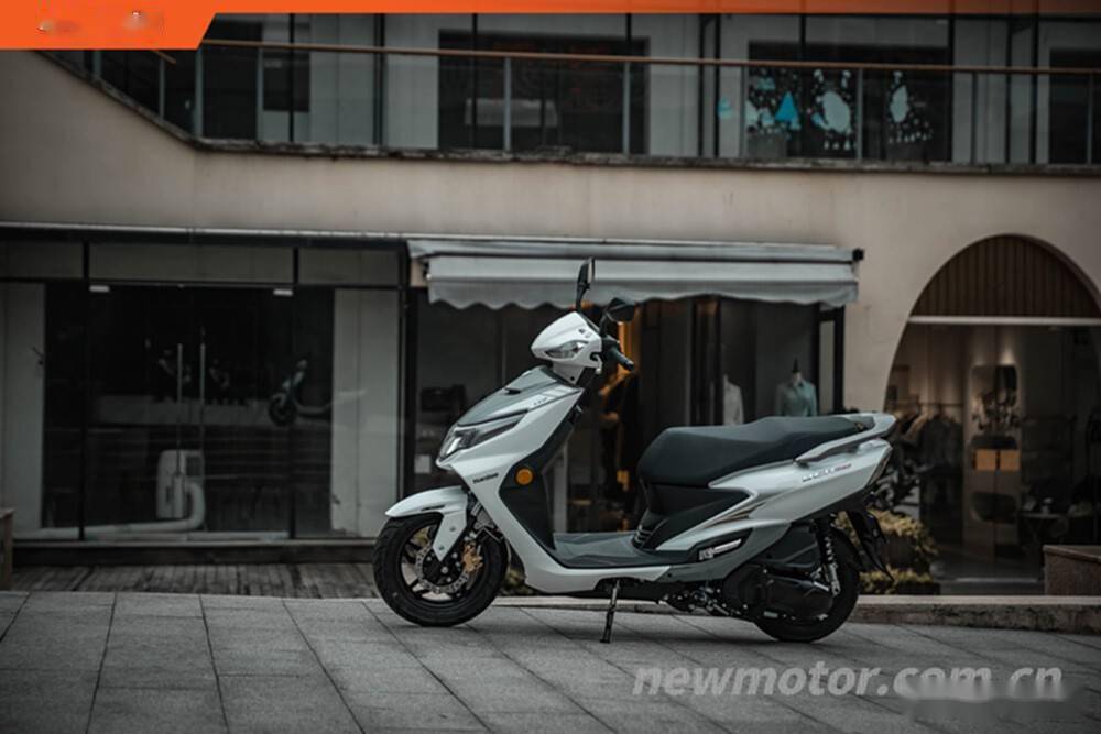 据说这是万元内的都市型踏板典范？豪爵UCR125_搜狐汽车_搜狐网