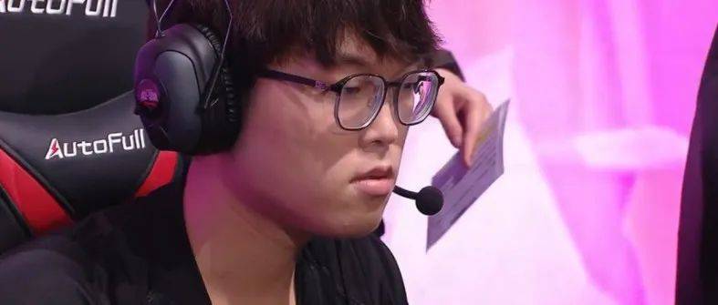 LPL全明星Solo决赛Bin打飞机击败圣枪哥夺冠_安妮_鳄鱼_上单