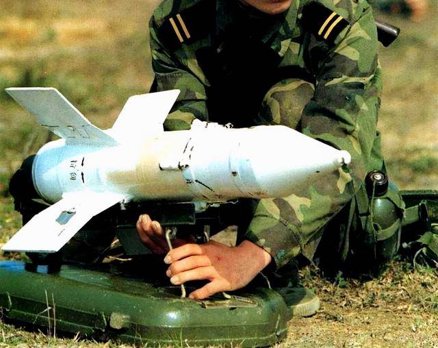 陆军开始清理老型号库存？红箭73D频频出镜，为换装红箭12做准备_型反坦克导弹_发射导弹_我军