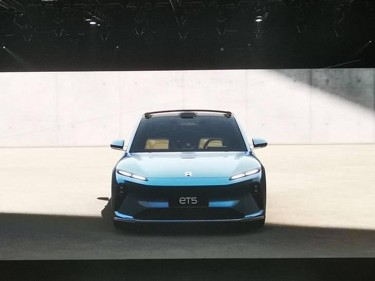 2款车型，预售开启，蔚来ET5迎来首发亮相_搜狐汽车_搜狐网