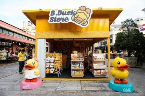 B.Duck小黄鸭走出国门 国风IP全球绽放_充气_品牌_乐园