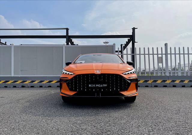 名爵6 PRO场地试驾：一门心思就是“搞”运动_搜狐汽车_搜狐网