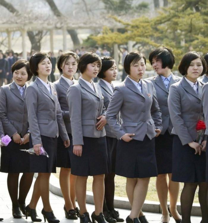 朝鲜女性爱美的最佳形式:穿丝袜女孩子高跟鞋导游