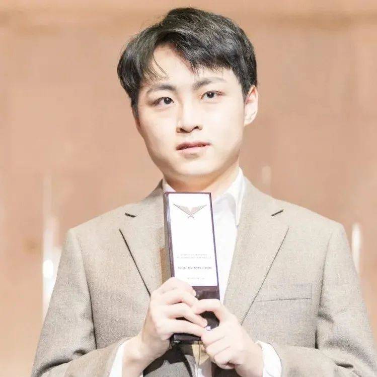 LCK颁奖典礼上演，李哥Keria获奖，ShowMaker盛赞Khan_Faker_Burdol_选手