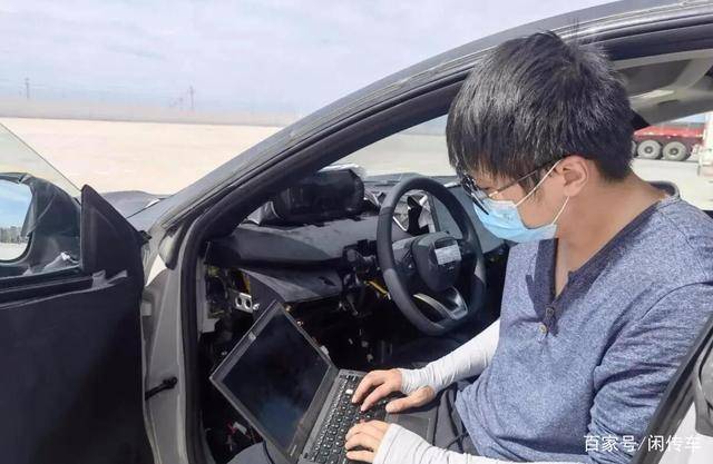 大号UNI-V加无框车门？长安纯电动轿车C385样车下线_搜狐汽车_搜狐网