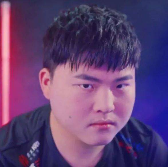 “UZI只需做1件事”！PDD首谈孤泳者，无状态：没嘲笑过乌兹和RNG_直播_水友_节奏