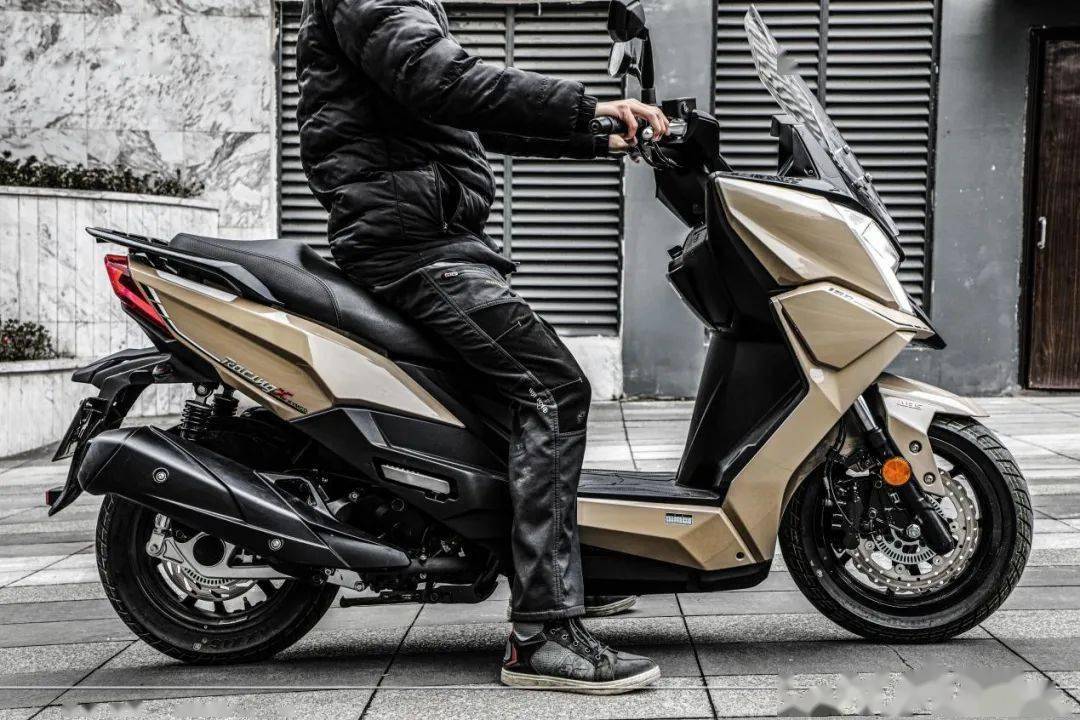 高颜带感又好用——光阳Racing X150测评_搜狐汽车_搜狐网