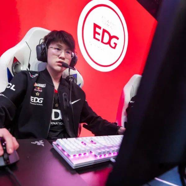 “EDG队内惩罚太严格”！Meiko因迟到被罚2200，明凯也未能幸免_选手_都会_水友