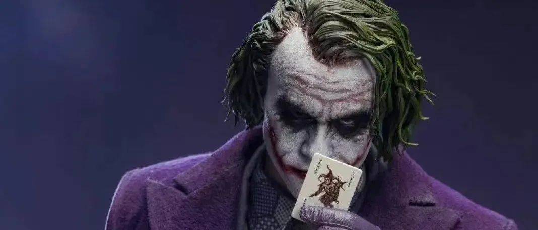 先行预定~ Queen Studios 1/6 蝠侠：黑暗骑士 小丑（希斯·莱杰）_产品_造型_Studios