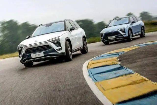 李想把李斌架在火上烤，都是50万，理想L9却把蔚来ES8逼到墙角？_搜狐汽车_搜狐网