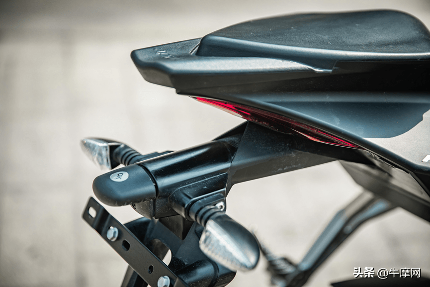 入门钢炮今犹在，岁岁年年人不同——阿普利亚GPR150/250R对比_搜狐汽车_搜狐网