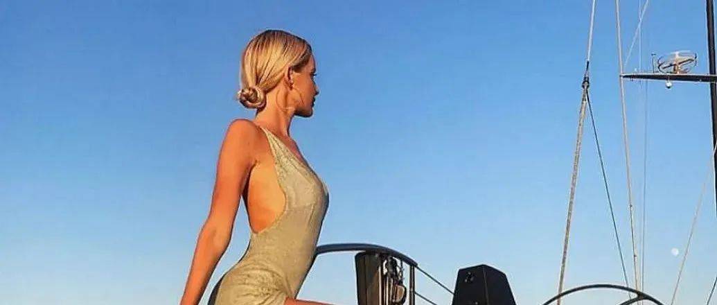 惊呆了！人体裸模的绝妙春天_Cecelia_Webber_自然光