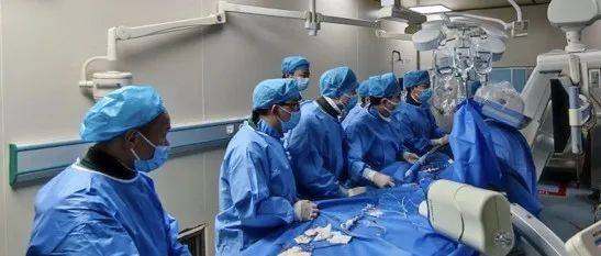 TAVR20年·重庆首例｜陆军军医大学大坪医院心血管内科团队顺利完成ECMO支持下TAVR手术_mmHg_患者_瓣膜