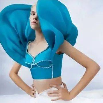 A/W2022深圳时装周丨聚道x Always Lang：触摸极光，穿越黑暗拯救灵魂_Always_Lang_极光