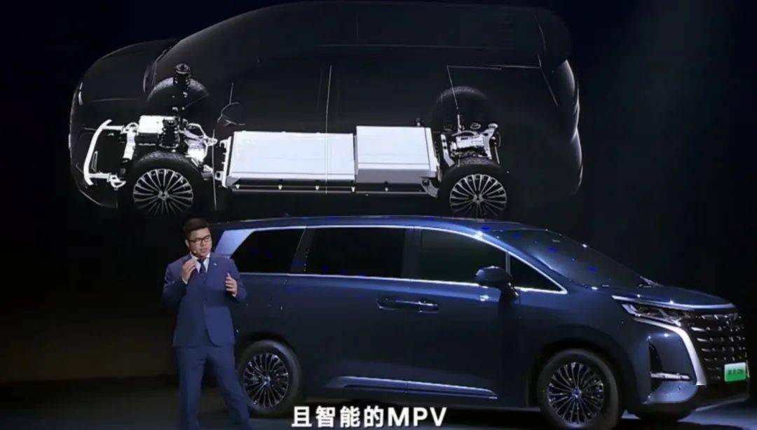 是涅槃重生还是重蹈覆辙？独自当家的腾势 D9 打响高端之战_搜狐汽车_搜狐网