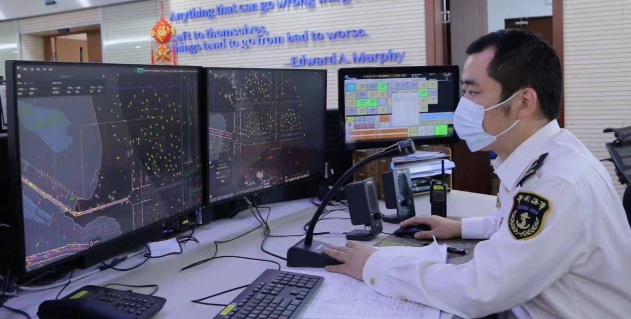 吴淞海事局开辟“绿色通道”紧急救助心脏病复发船员_进行_船舶_码头